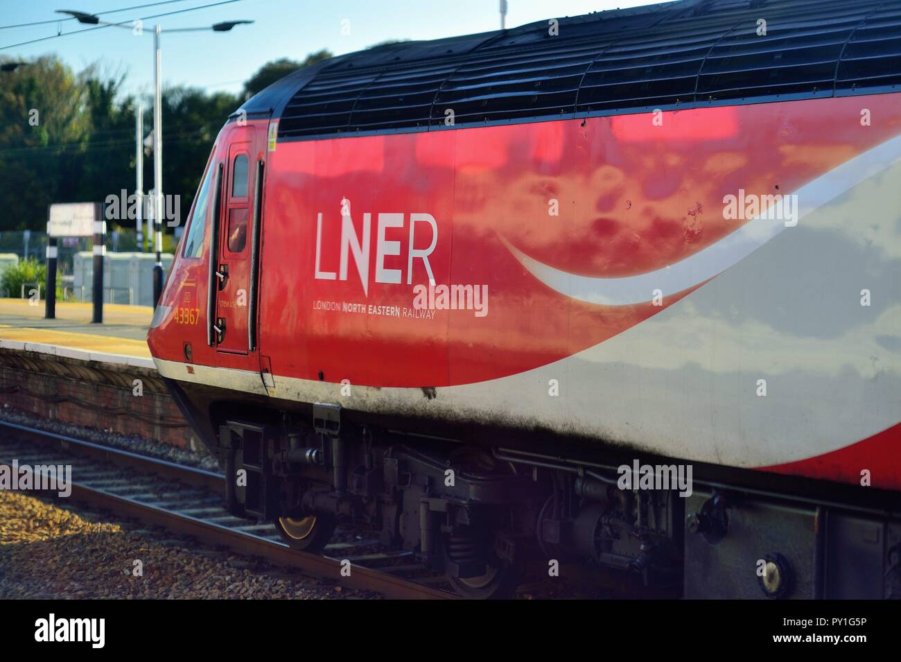 London north eastern railway platform hi-res stock photography and ...