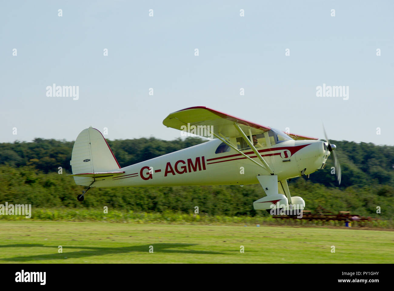 High wing monoplane hi-res stock photography and images - Alamy