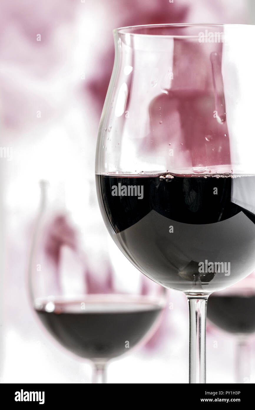 Glas rotwein hi-res stock photography and images - Alamy