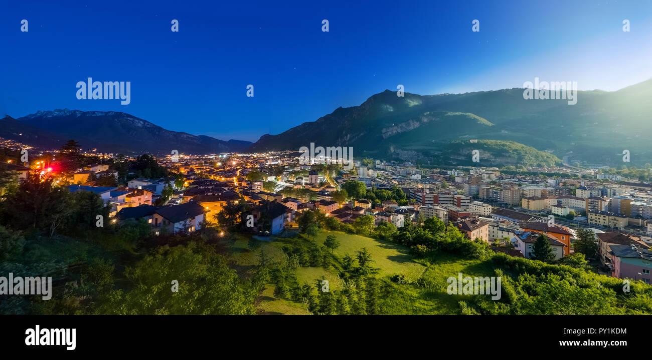 Day night cycle hi-res stock photography and images - Alamy