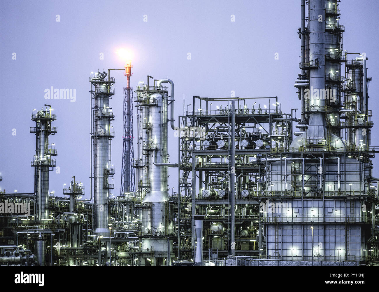 Oil refinery leuna hi-res stock photography and images - Alamy