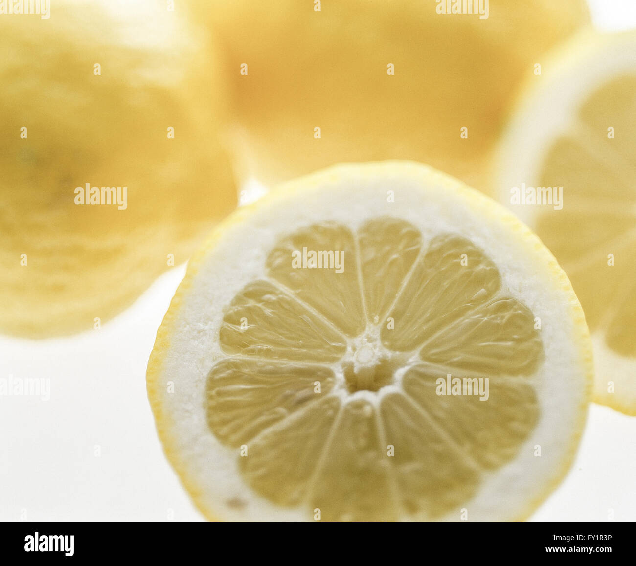 Bio zitrone hi-res stock photography and images - Alamy