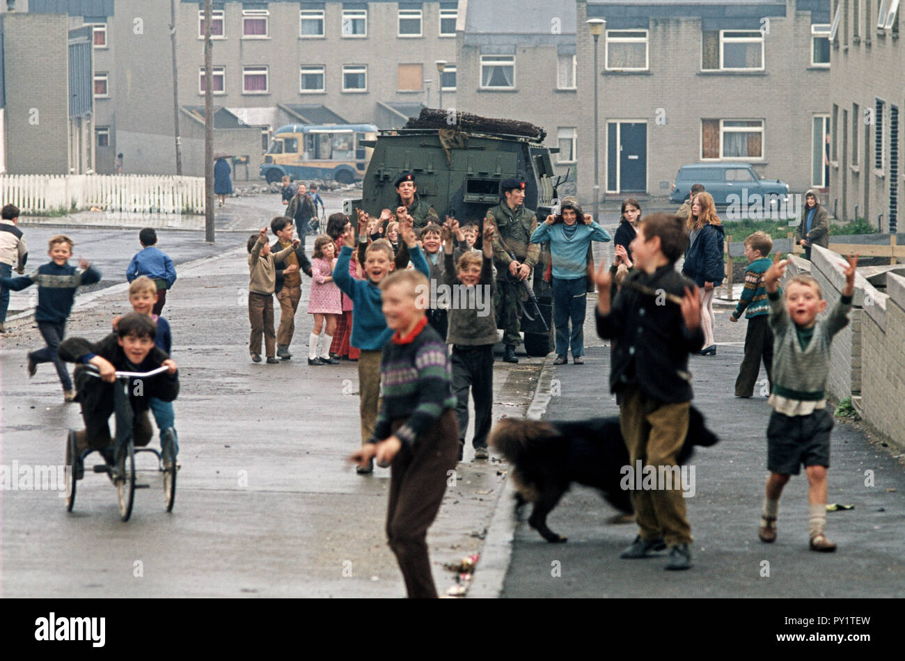 BELFAST, 1972, British Army soldiers in Nationalist West Belfast ...