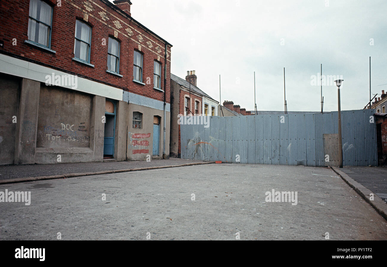 Ireland 1970s wall hi-res stock photography and images - Alamy