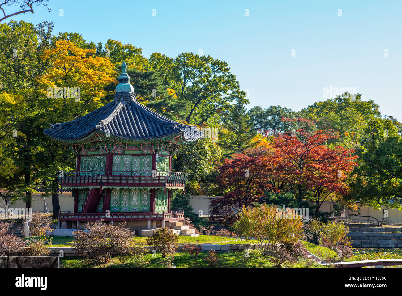 Hyangwonjeong Pavilion in Gyeongbokgung, seoul Stock Photo - Alamy