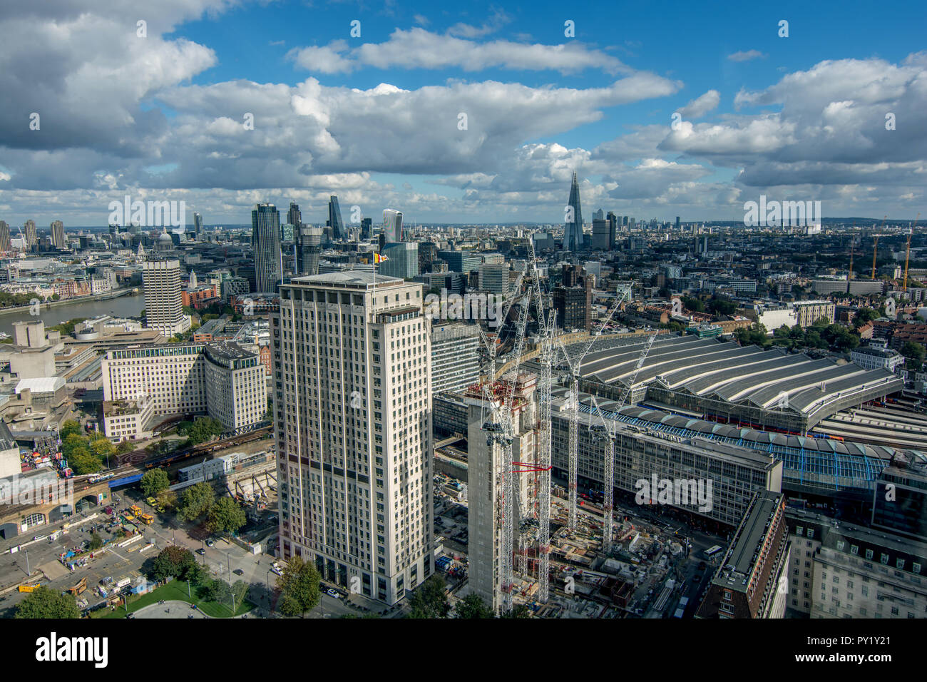 London city landscape hi-res stock photography and images - Alamy