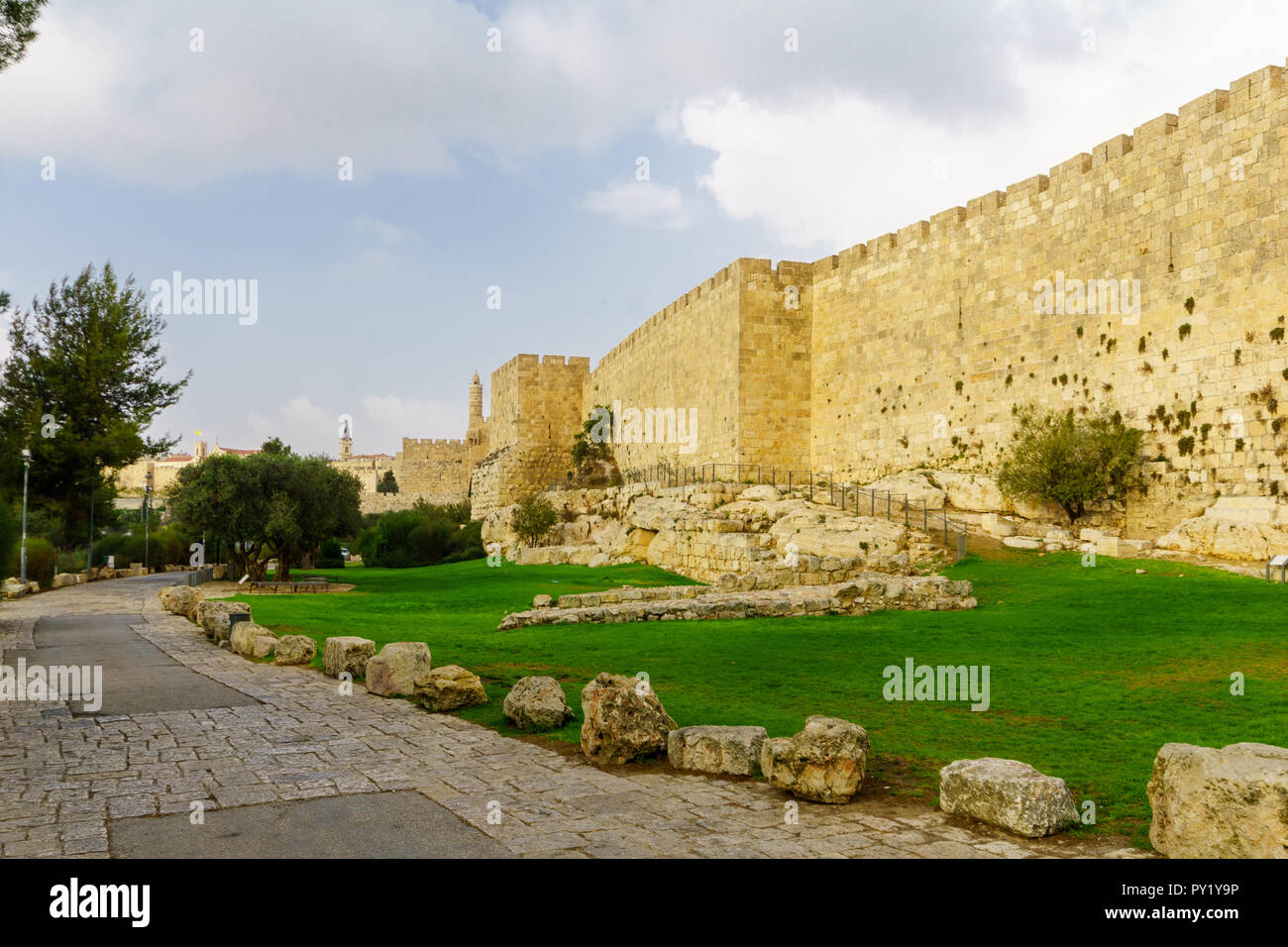 The old city walls and the Tower of David, in Jerusalem, Israel Stock ...