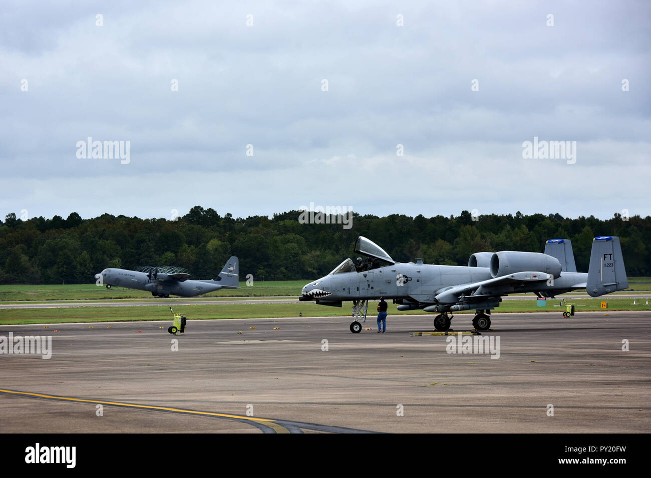 An A-10 Thunderbolt II assigned to Moody Air Force Base, Ga.,, taxis to ...