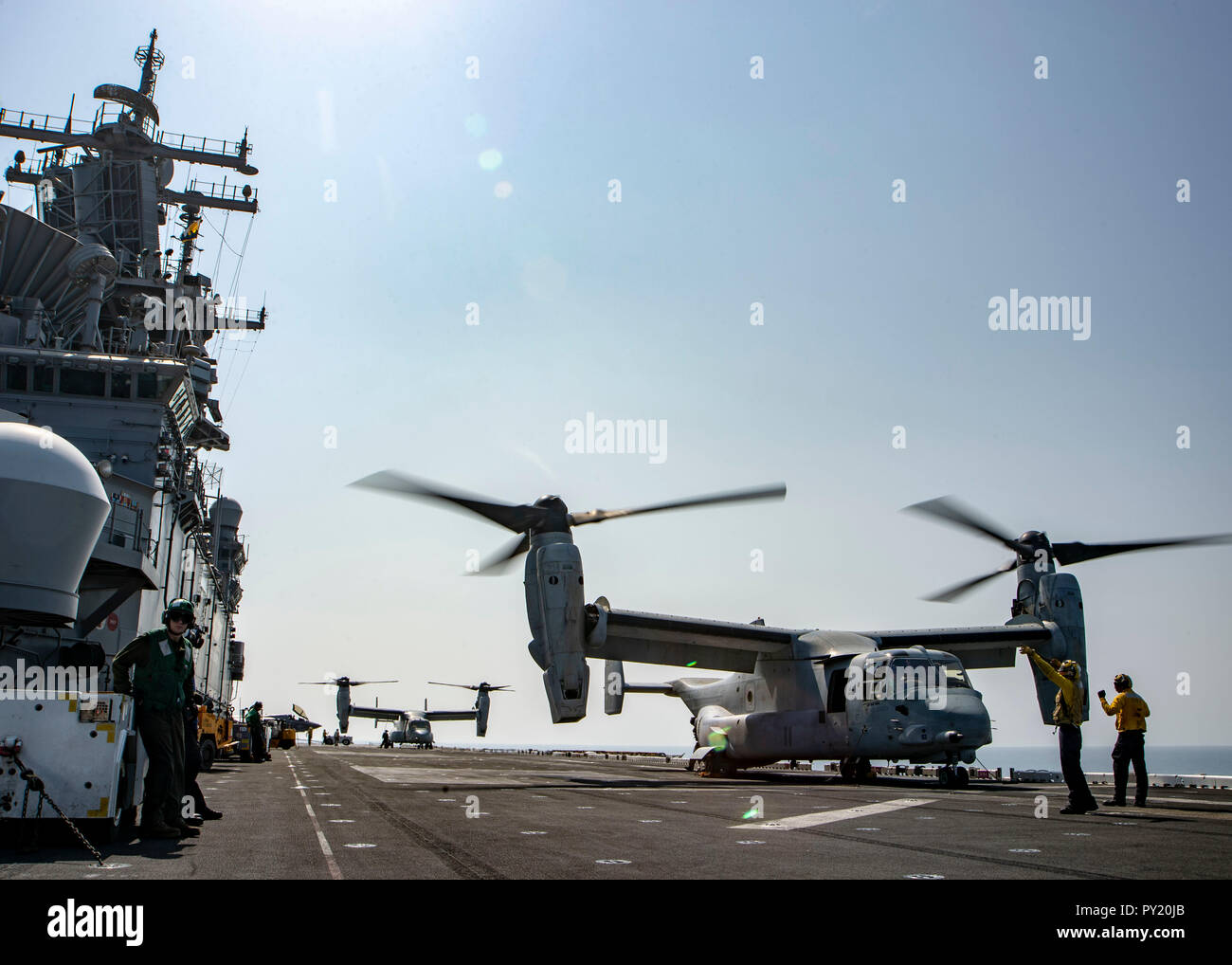 181021-N-AT135-1045 ARABIAN SEA (Oct. 21, 2018) An MV-22 Osprey ...