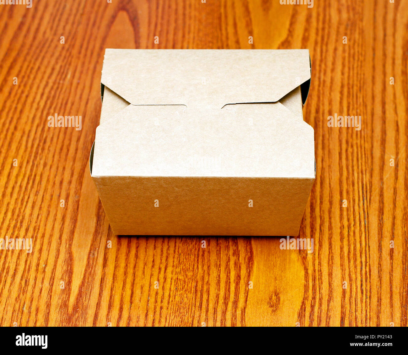 Closed box made from corrugated fibre board Stock Photo - Alamy