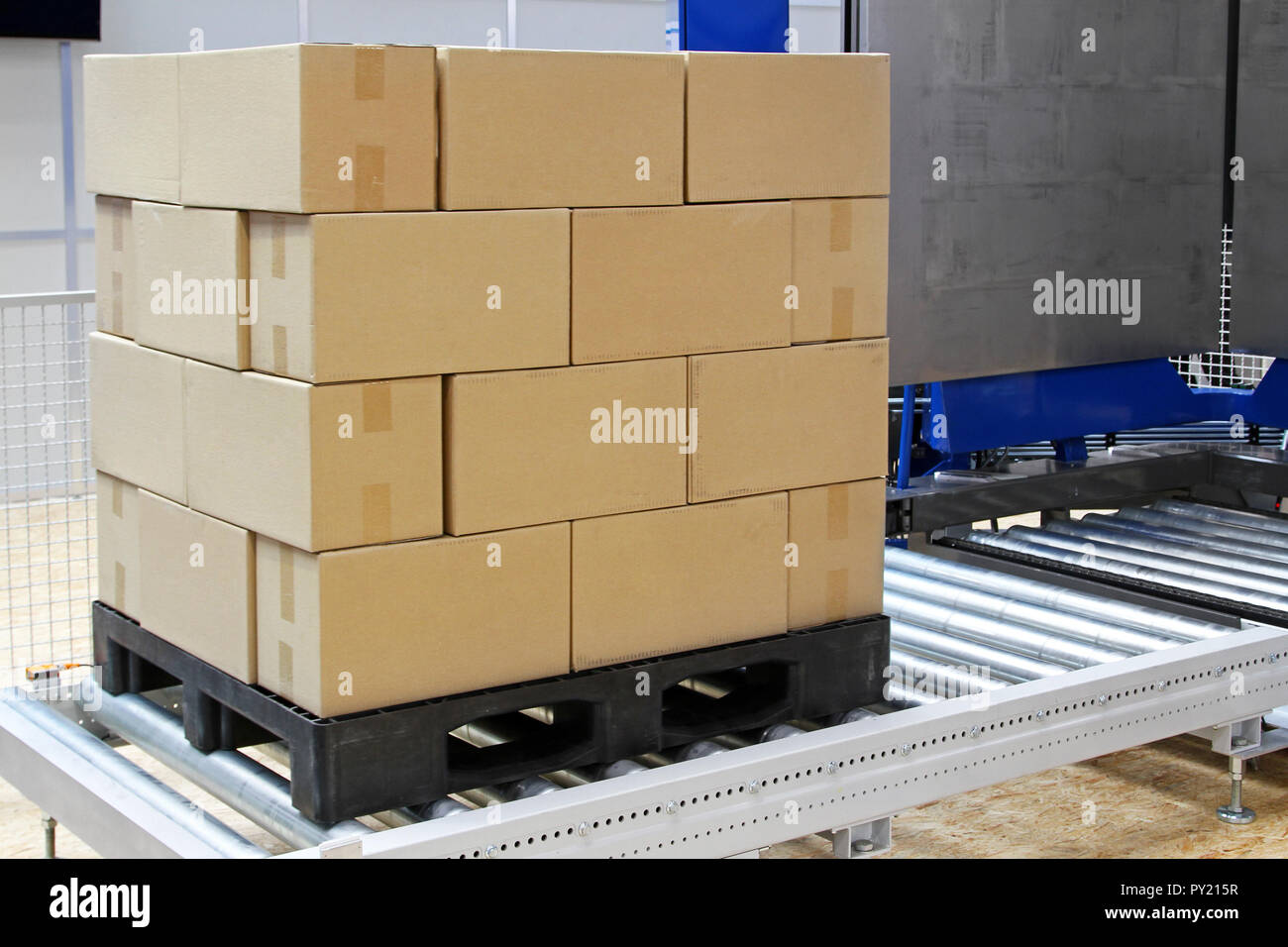 Cardboard boxes at transport pallet package Stock Photo - Alamy
