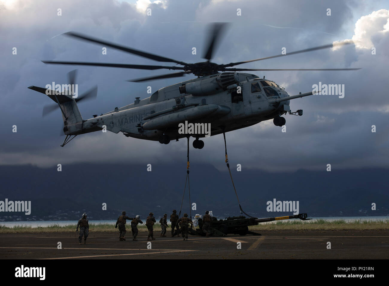 Helicopter heavy combat support hi-res stock photography and images - Alamy