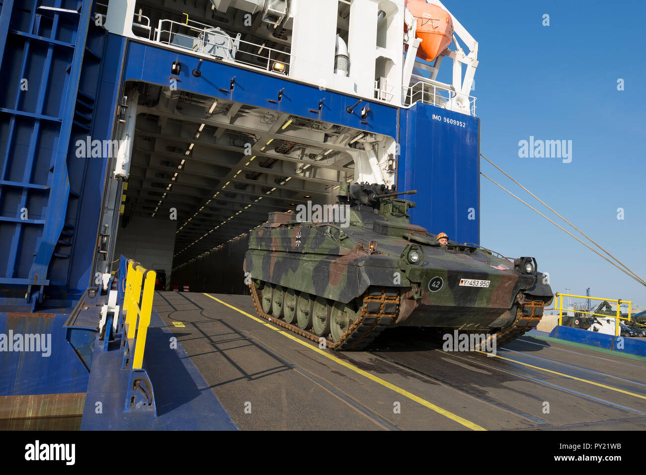 Unloading of armoured combat vehicle Marder from the Danish roll-on ...