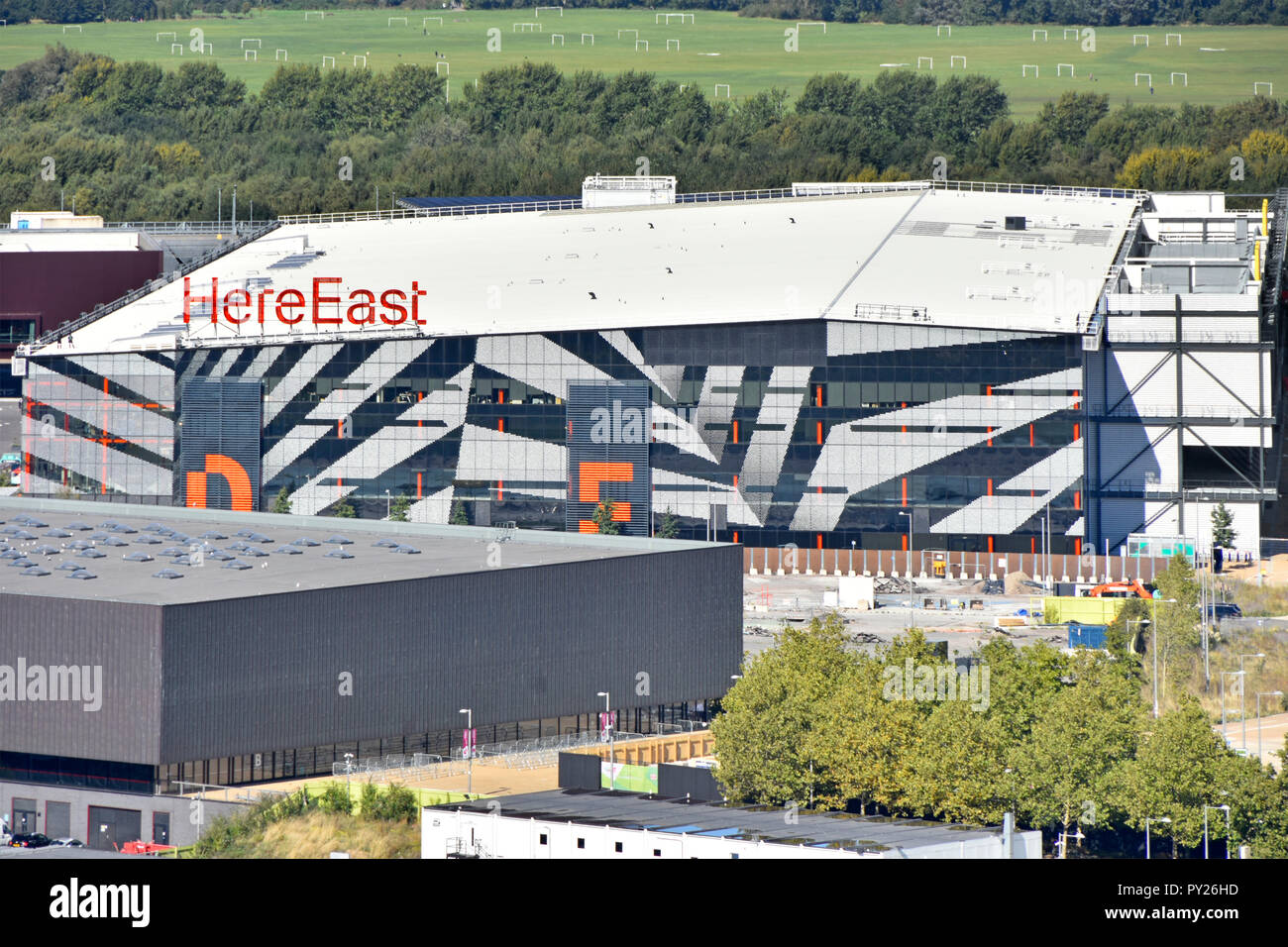 Data centre exterior hi-res stock photography and images - Alamy