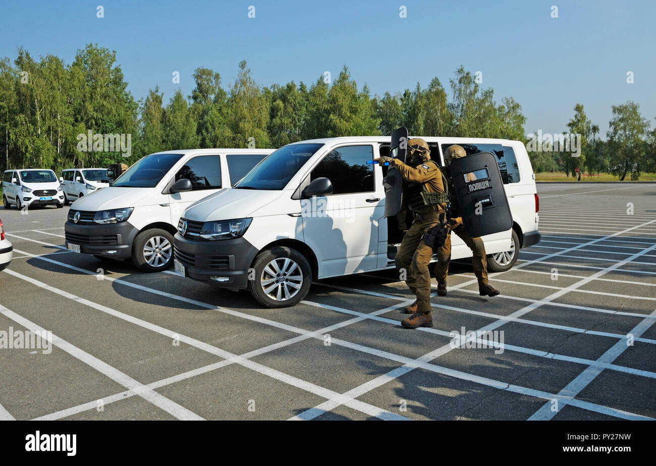 Soldiers of KORD (police strike force, SWAT), performing arrest ...