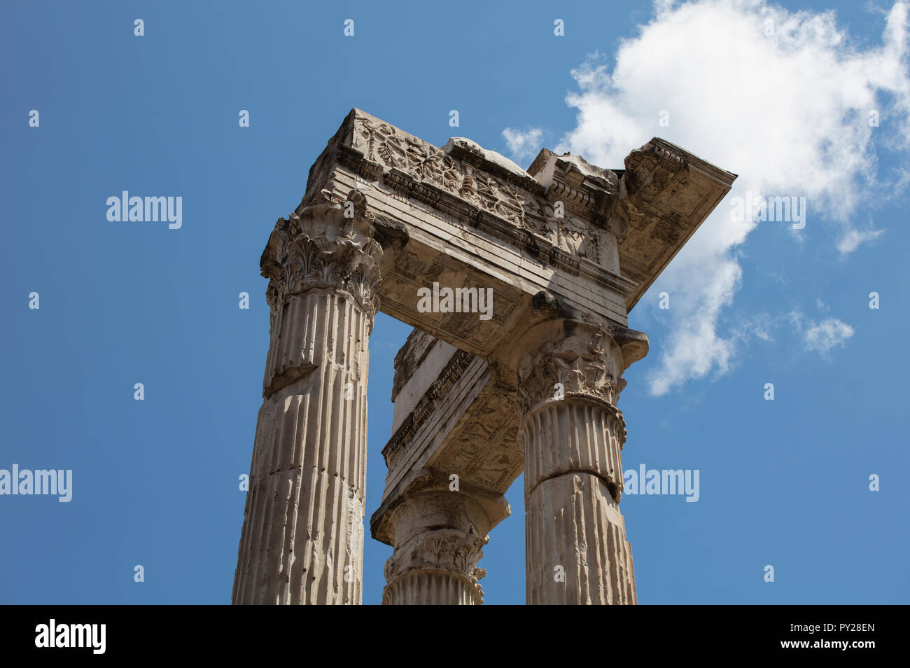 Corinthian architecture hi-res stock photography and images - Alamy