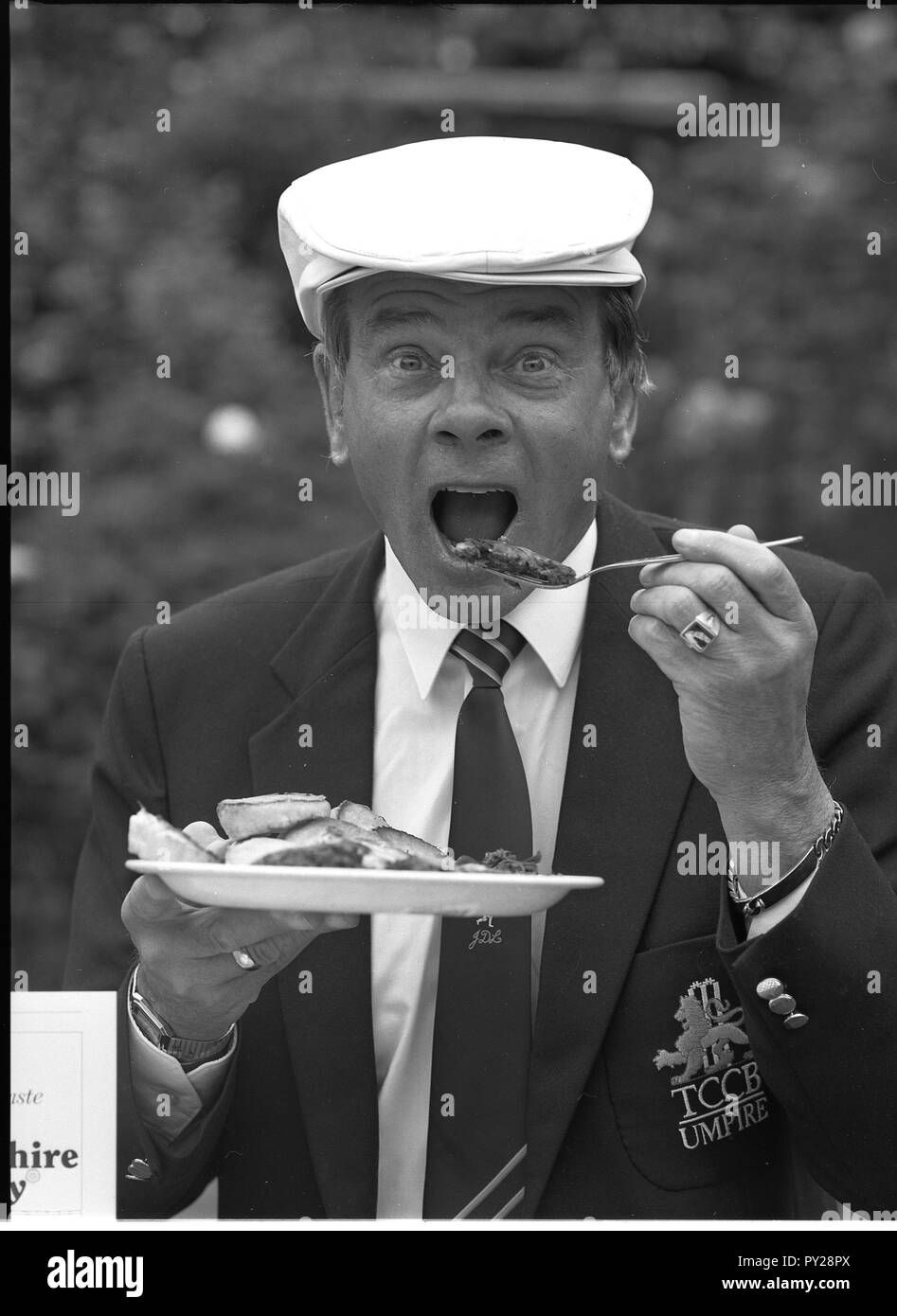 Dickie bird hi-res stock photography and images - Alamy