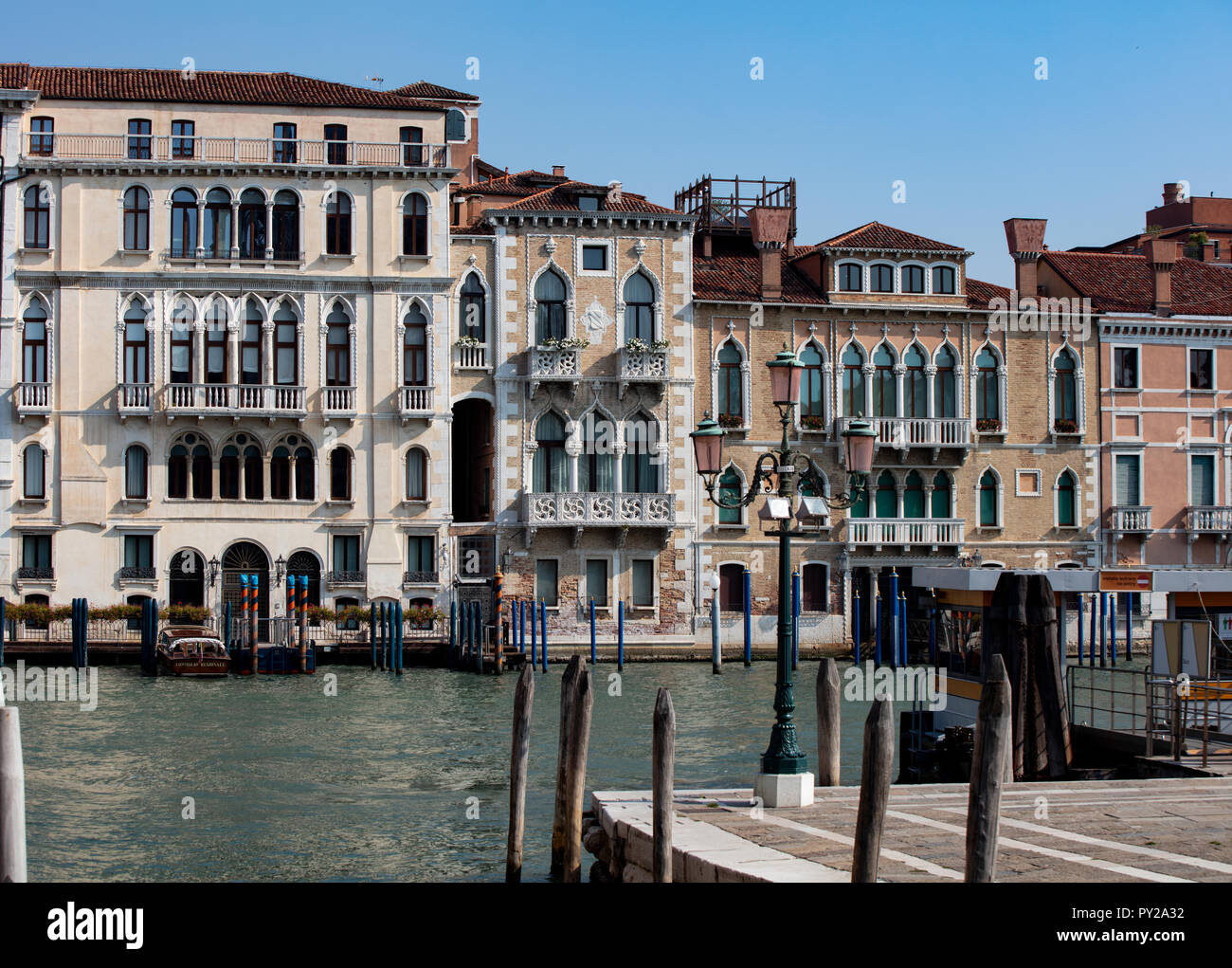 Venice gothic architecture arches bridge canal hi-res stock photography ...