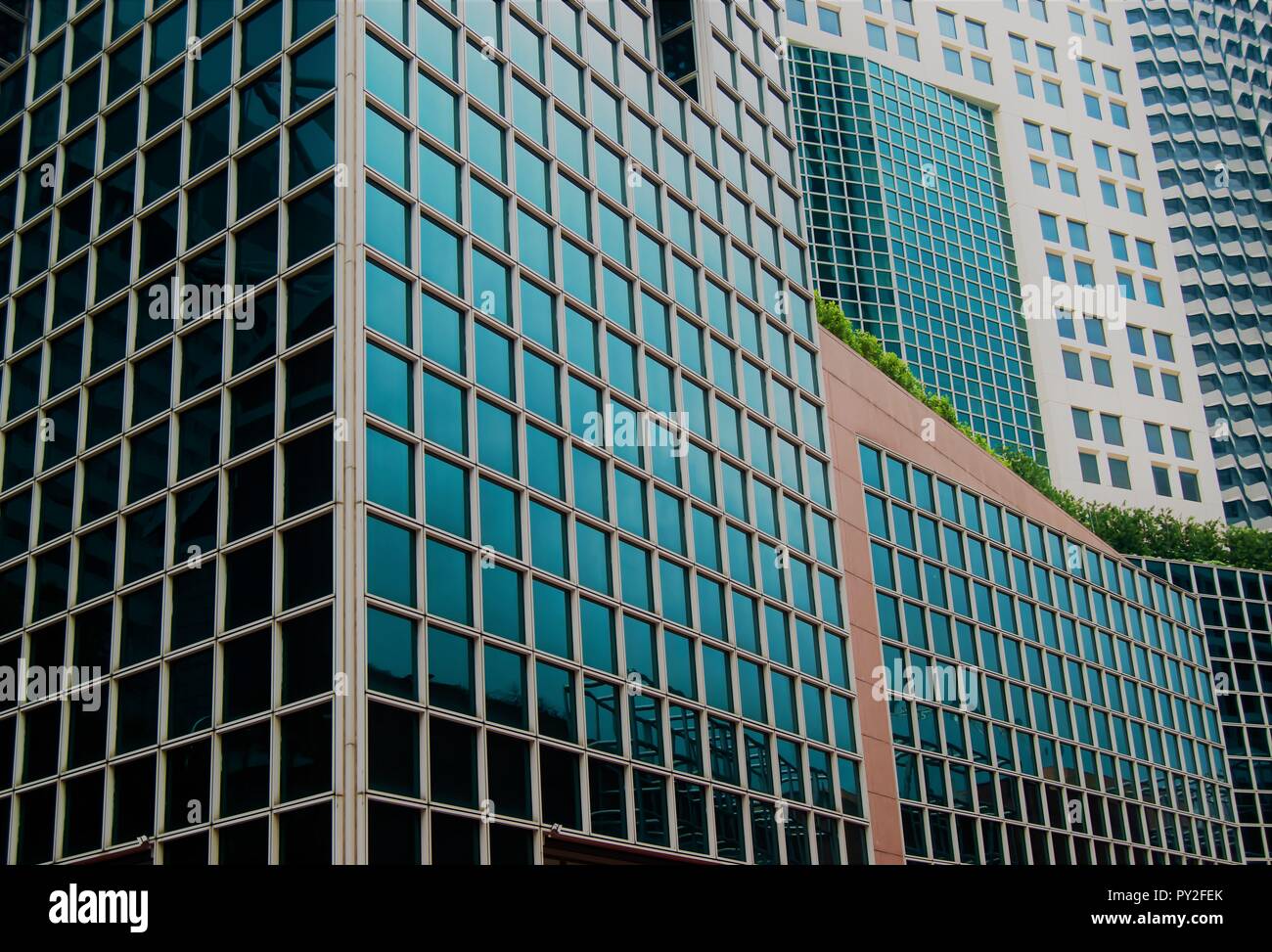 Symmetrical building hi-res stock photography and images - Alamy