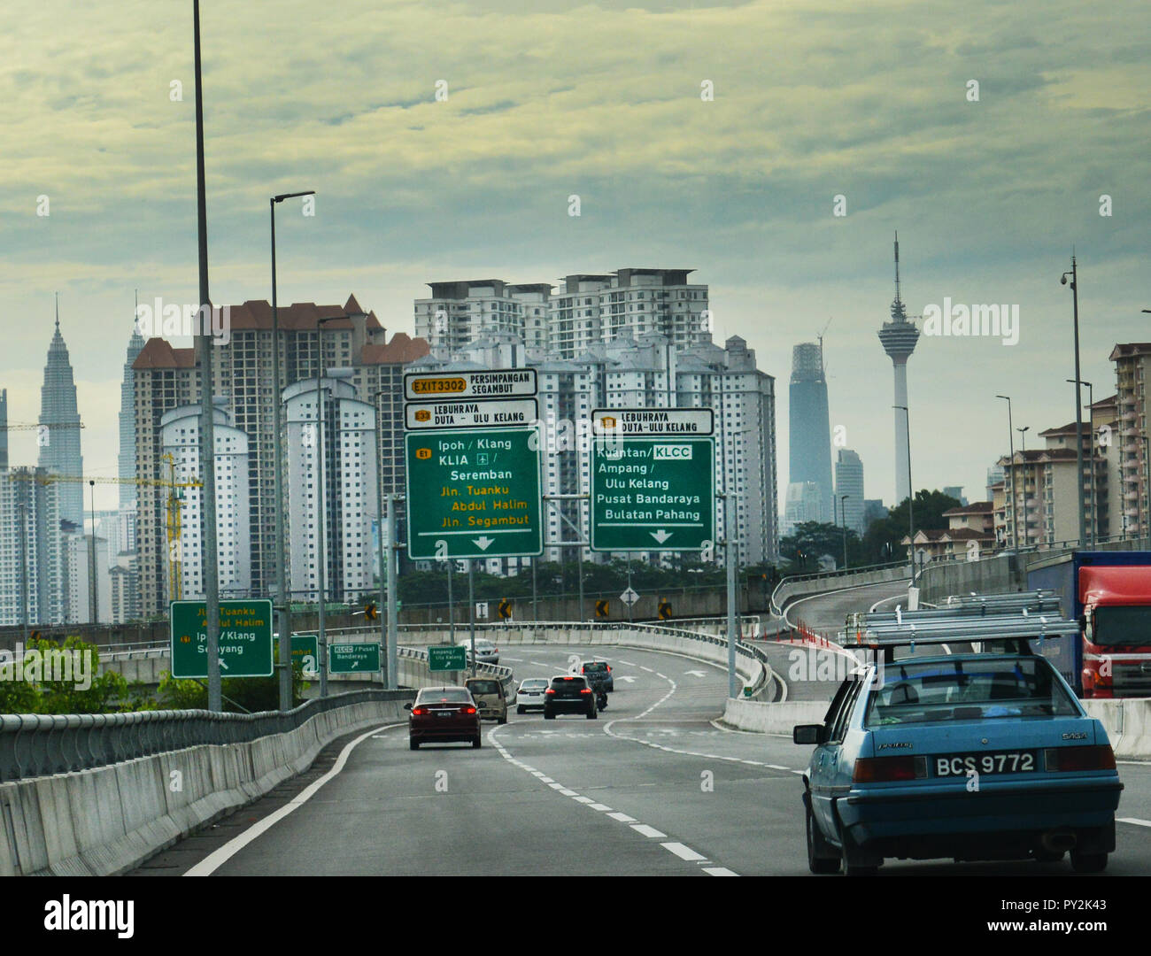 Traffic expressway hi-res stock photography and images - Alamy