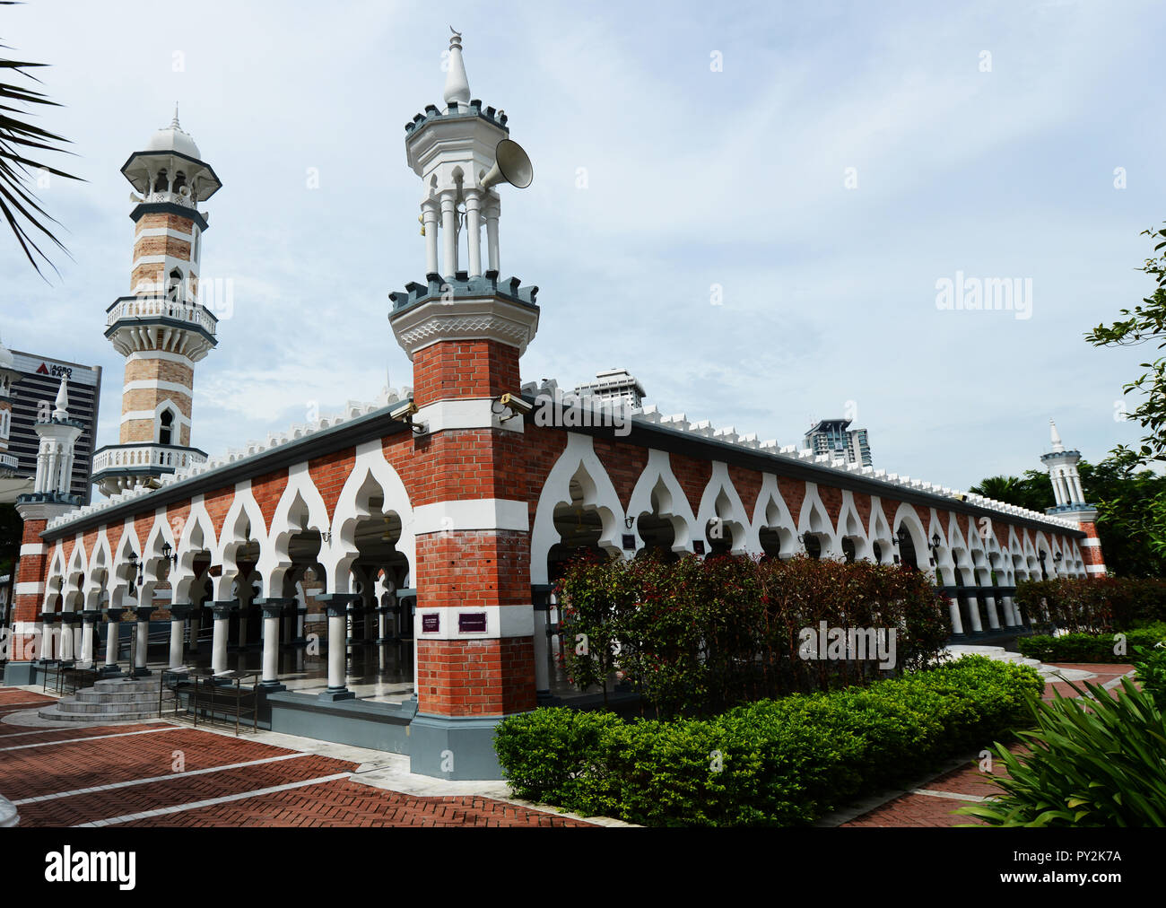 The Jamek mosque in the city center of Kuala Lumpur, Malaysia Stock ...