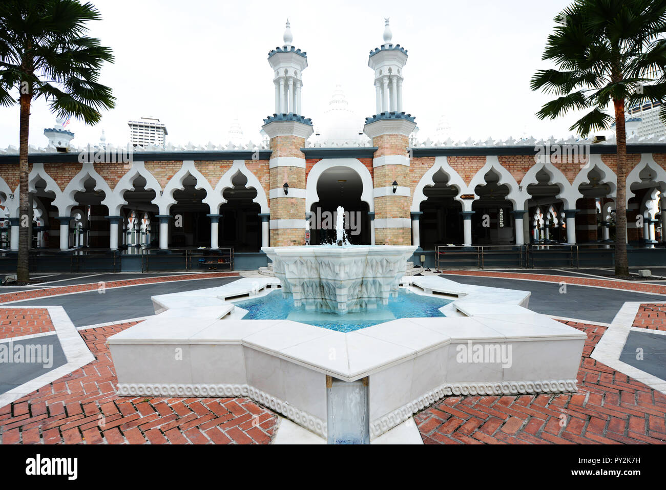 The Jamek mosque in the city center of Kuala Lumpur, Malaysia Stock ...