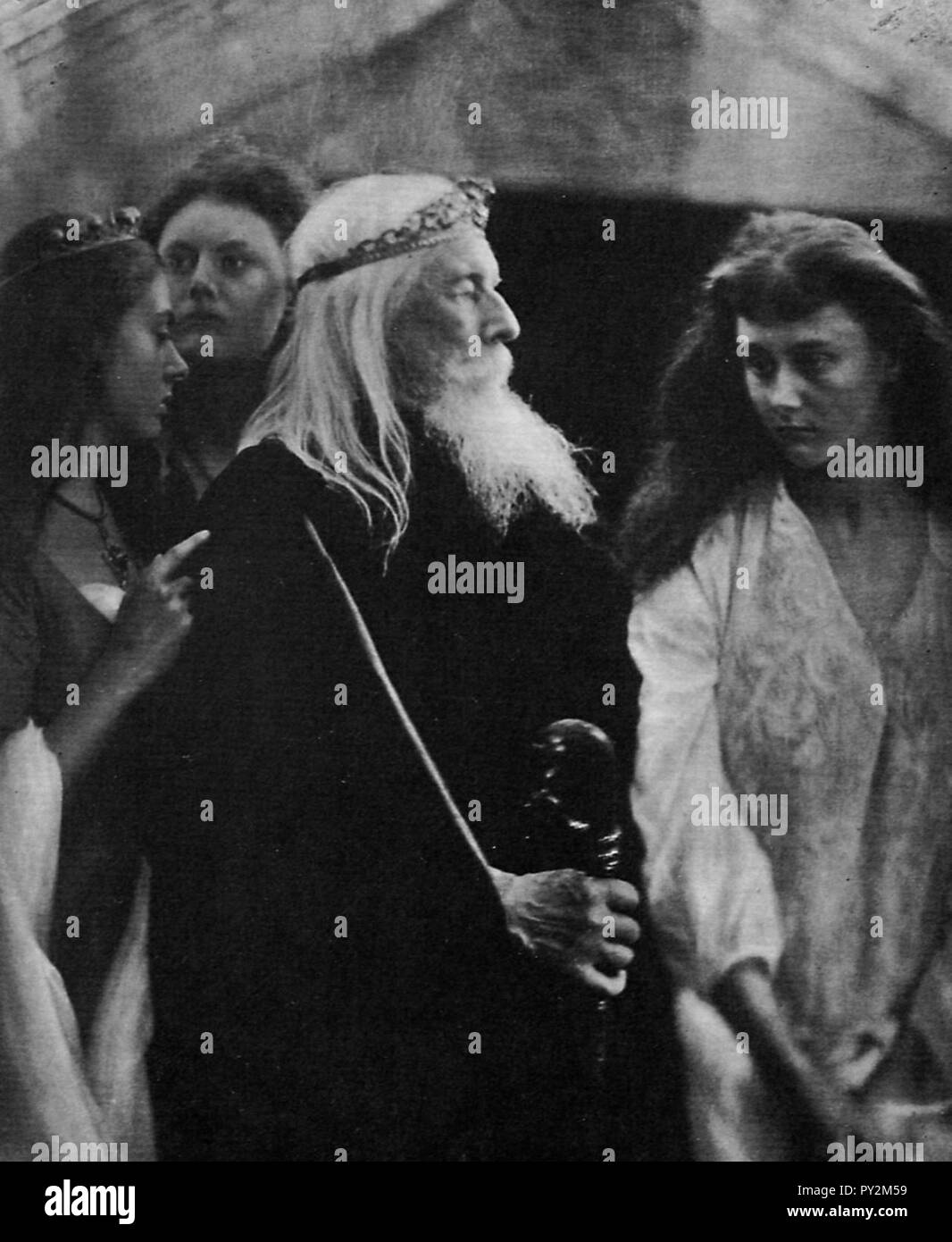 Cameron, Julia Margaret - König Lear teilt sein Reich unter seinen drei ...