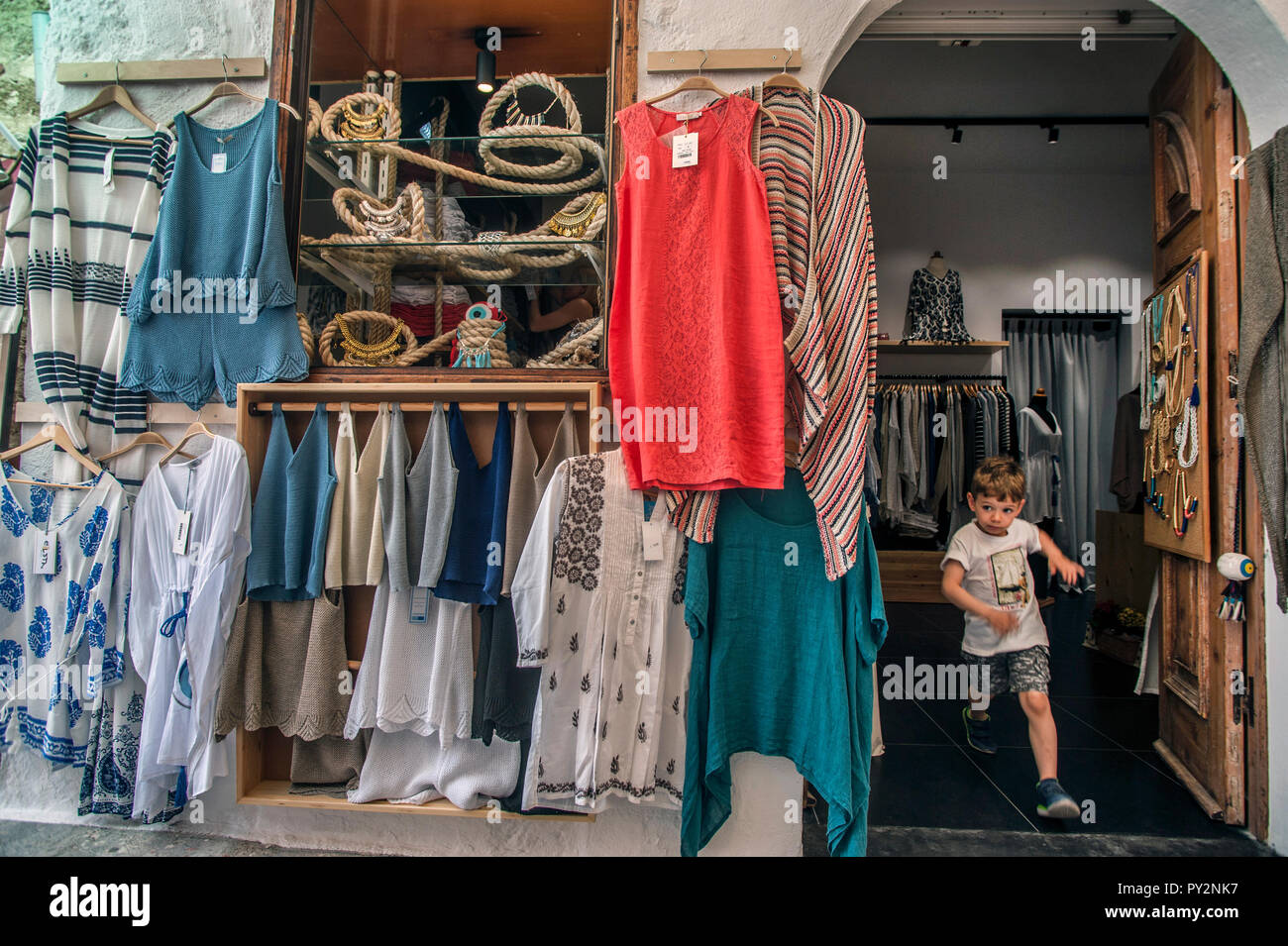 europe, greece, dodecanese, rhodes, lindos, town, market, shops Stock ...