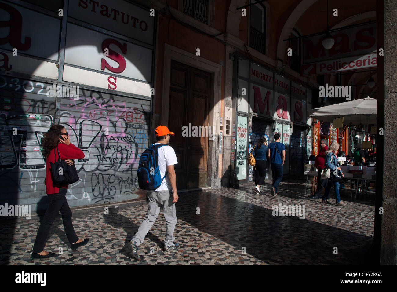 Rome, Italy. 20 October 2018. Pedestrians carry shopping bags in Rome ...