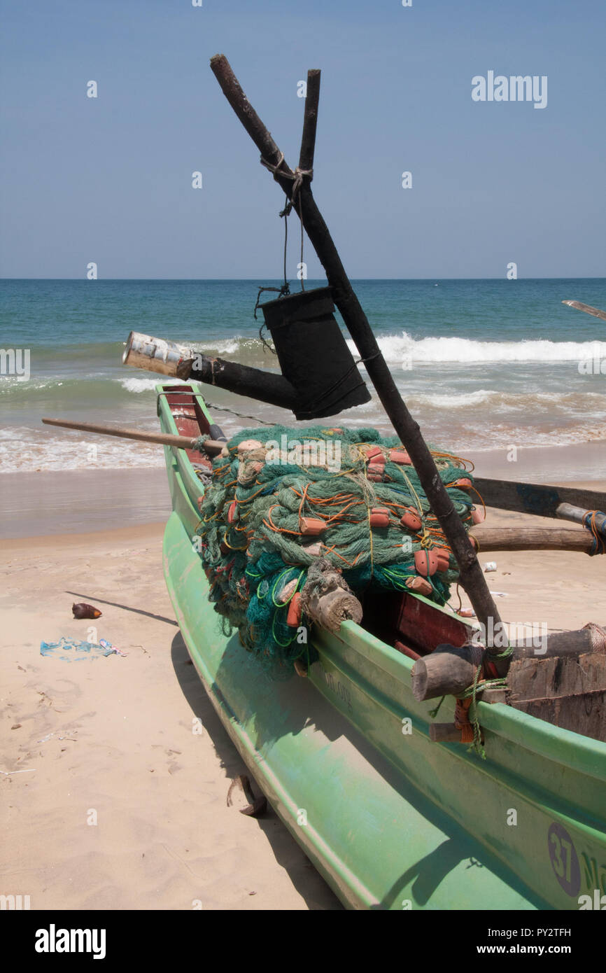 Traditional Sri Lankan fishing boat, beach, Colombo, Sri Lanka Stock ...