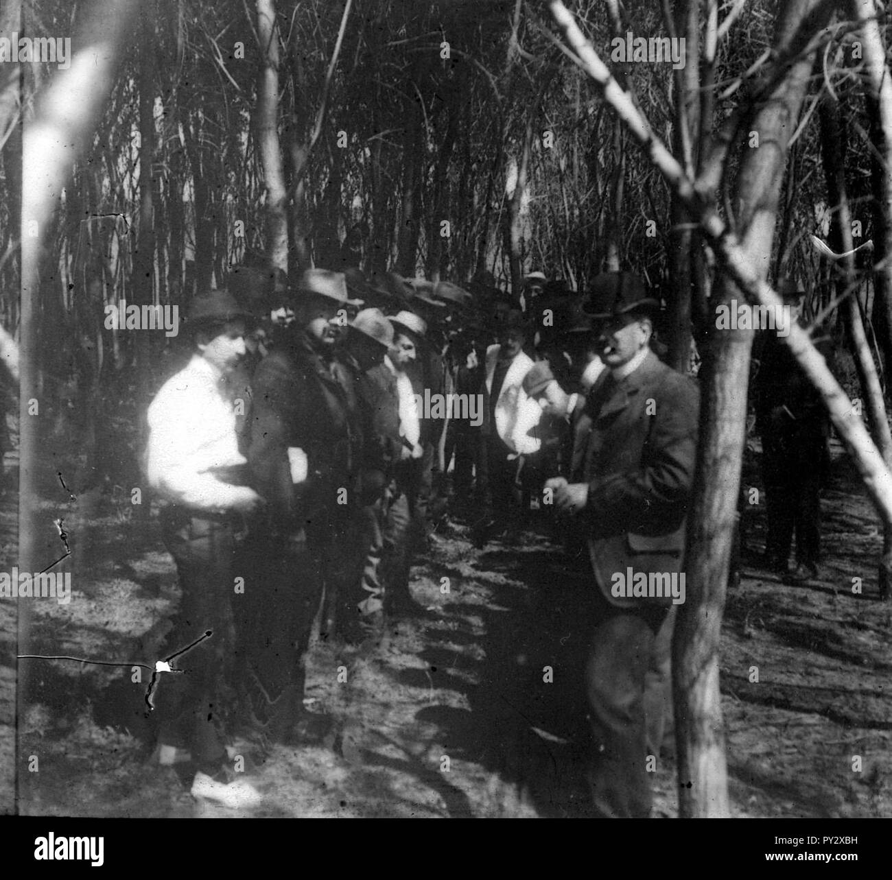 C11f106.Jugando a la Taba Stock Photo - Alamy