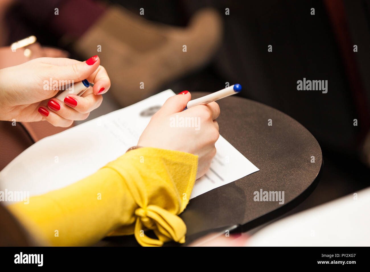 Signing paper hi-res stock photography and images - Alamy