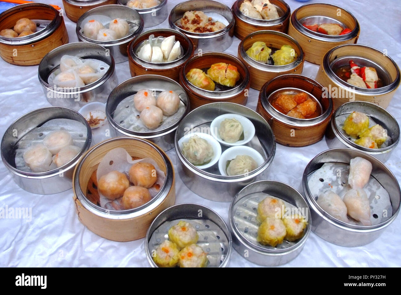 Dim sum containers hi-res stock photography and images - Alamy