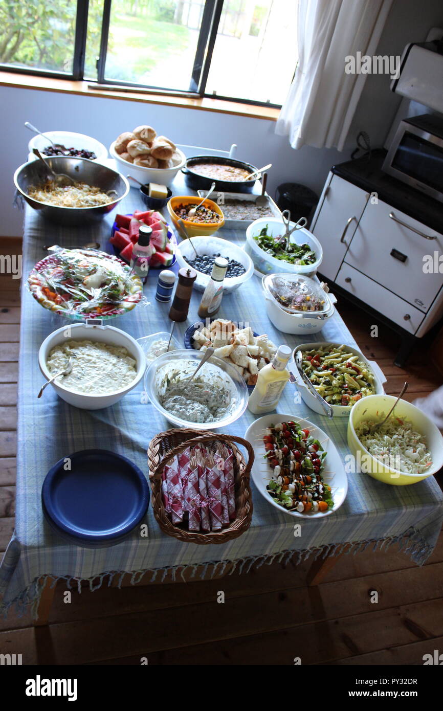 Potluck hi-res stock photography and images - Alamy