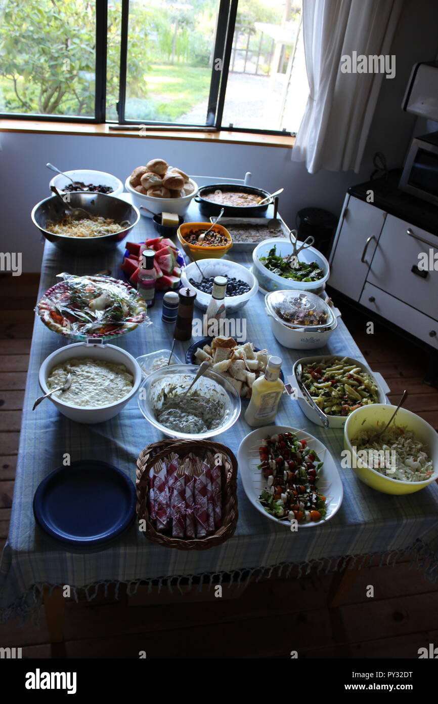 Potluck food hi-res stock photography and images - Alamy