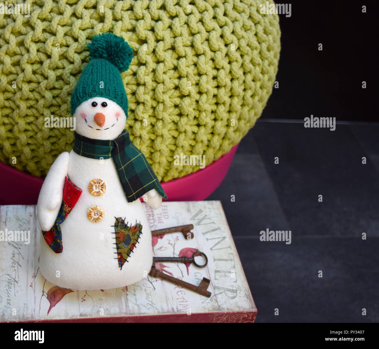 Snowman smiley face hi-res stock photography and images - Alamy