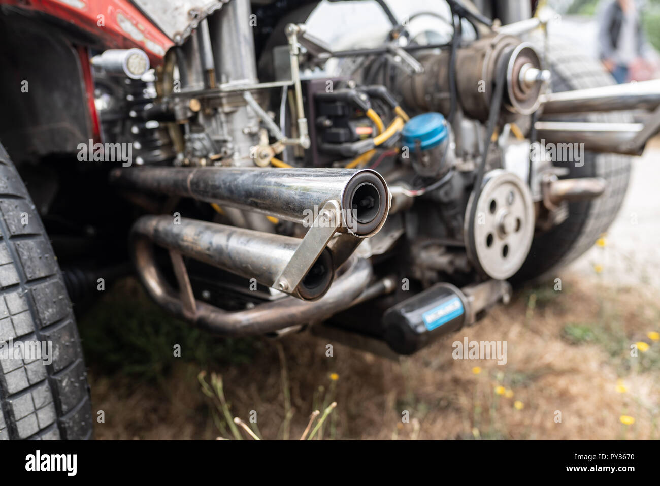 Car exhaust pipe hi-res stock photography and images - Alamy