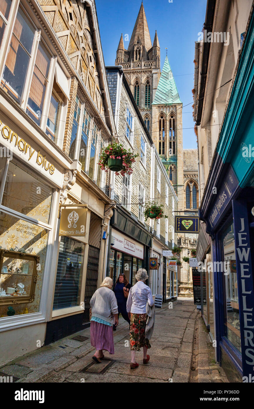 Shops truro cornwall england hi-res stock photography and images - Alamy