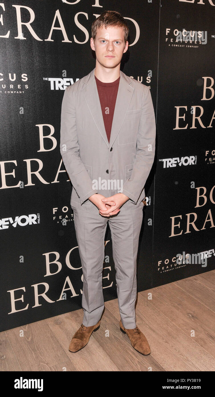 Boy erased lucas hedges hi-res stock photography and images - Alamy