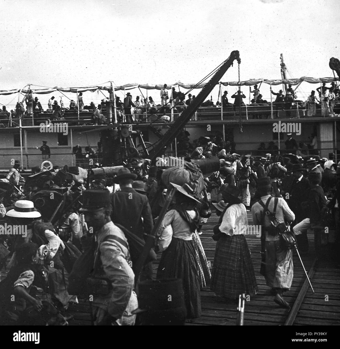 Soldados abraham hi-res stock photography and images - Alamy