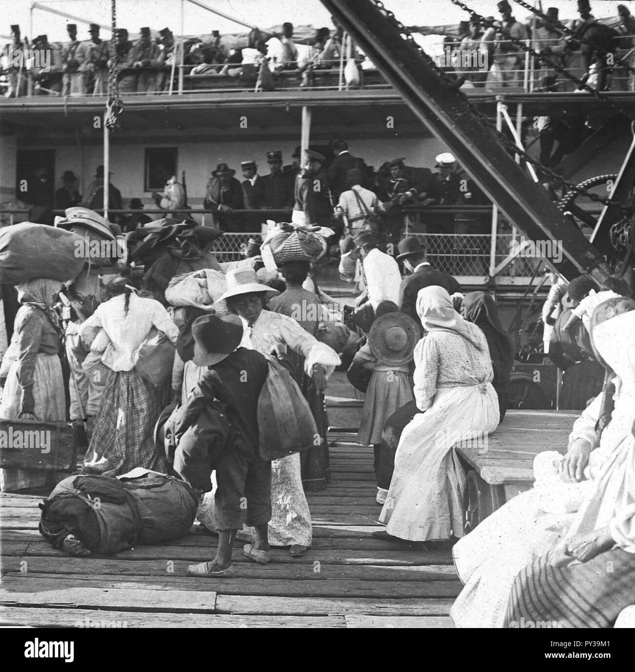 Soldados abraham hi-res stock photography and images - Alamy