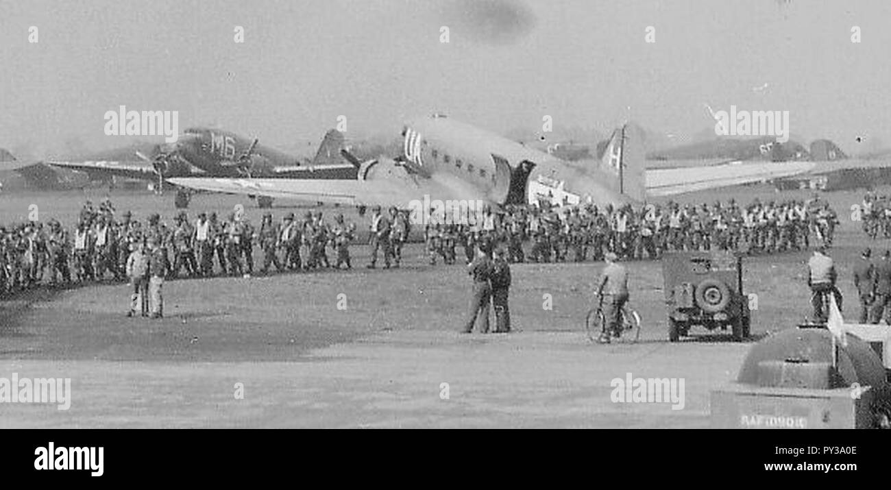 Aircraft carrier cvn 72 Black and White Stock Photos & Images - Alamy