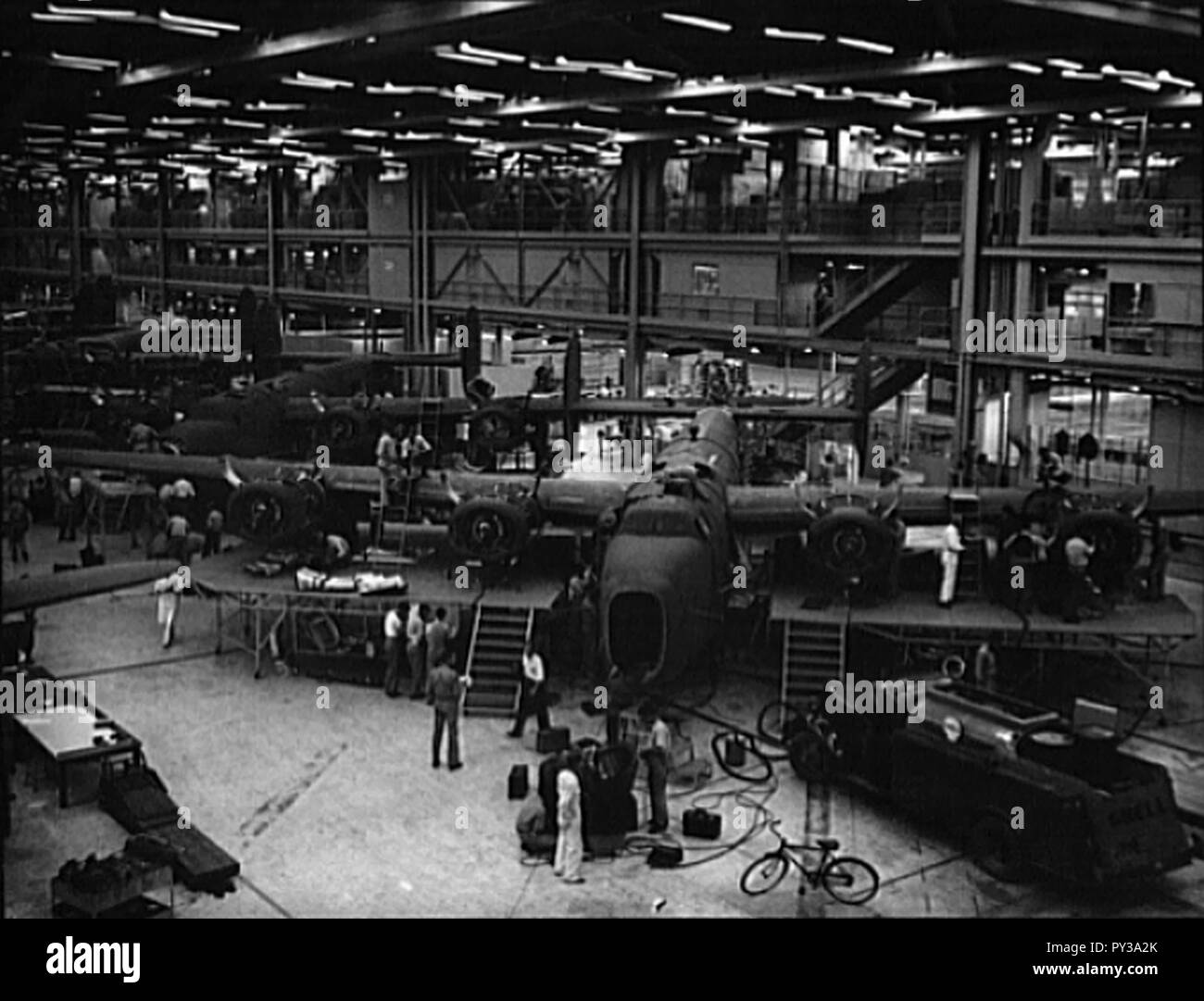 C-87 Liberator Express production line 1942 Stock Photo - Alamy