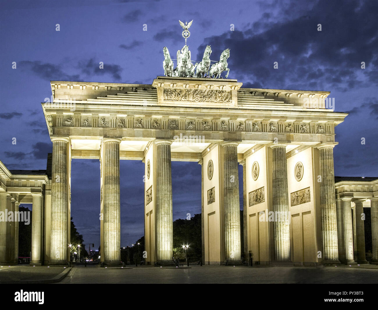 Brandenburger portal hi-res stock photography and images - Alamy