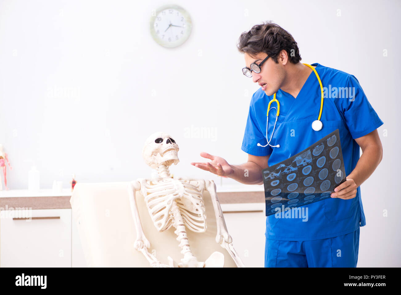 Skeleton in ct scanner hi-res stock photography and images - Alamy