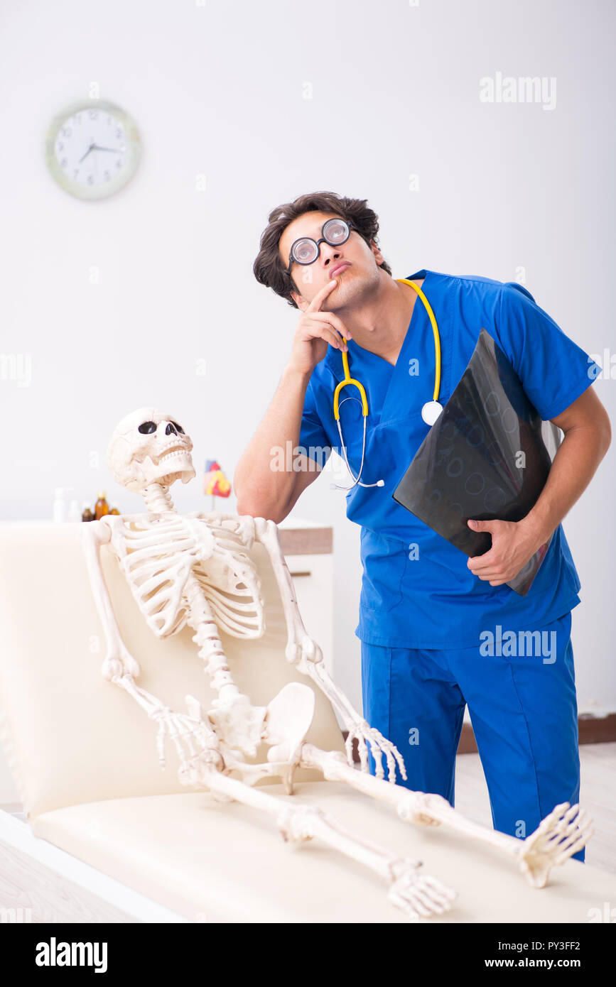 Skeleton in ct scanner hi-res stock photography and images - Alamy