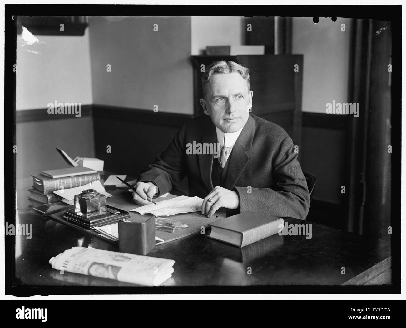 Peace society Black and White Stock Photos & Images - Alamy