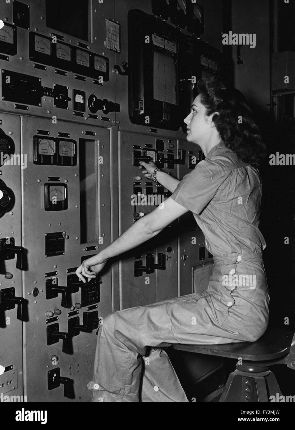 Calutron hi-res stock photography and images - Alamy