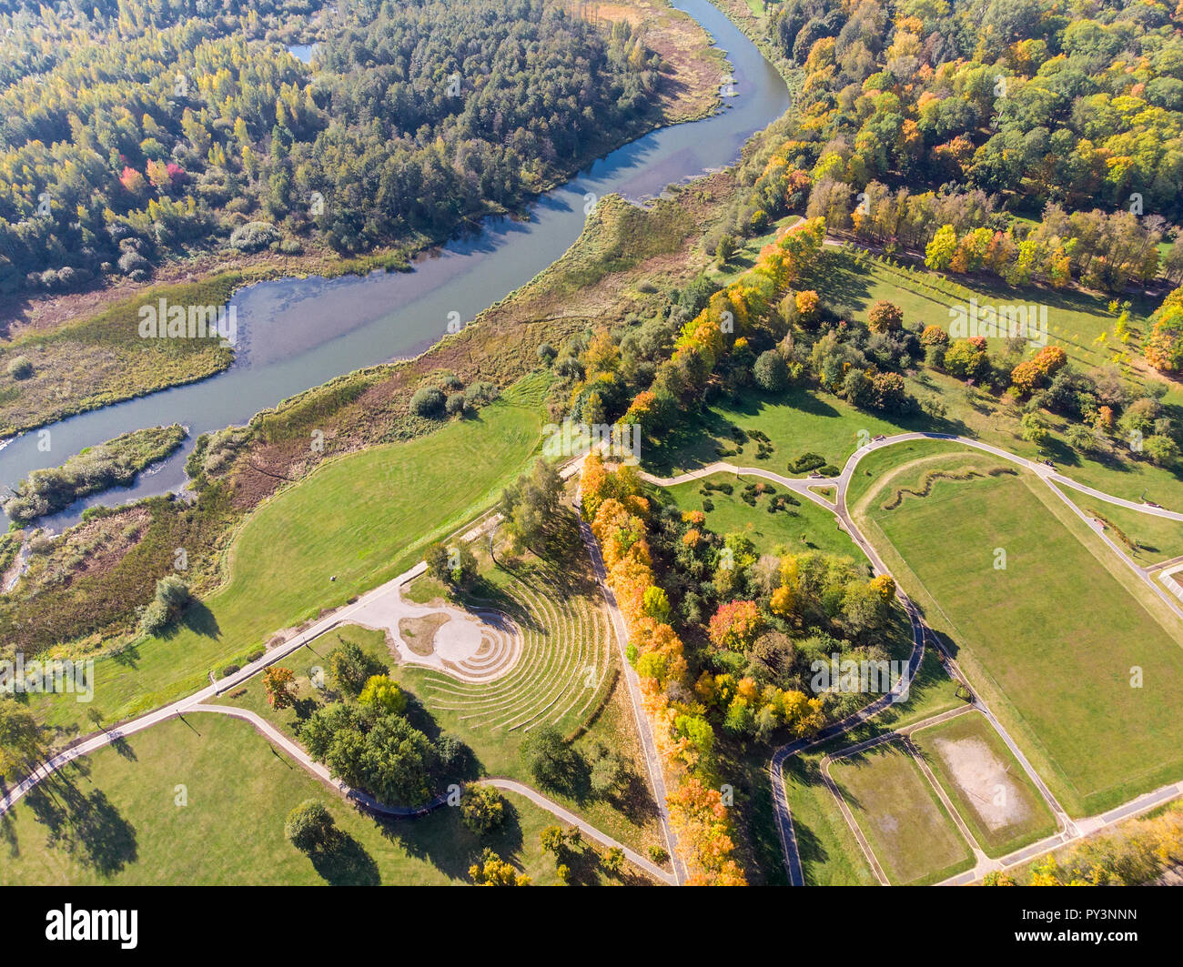 Scenic lawns sunlight hi-res stock photography and images - Alamy