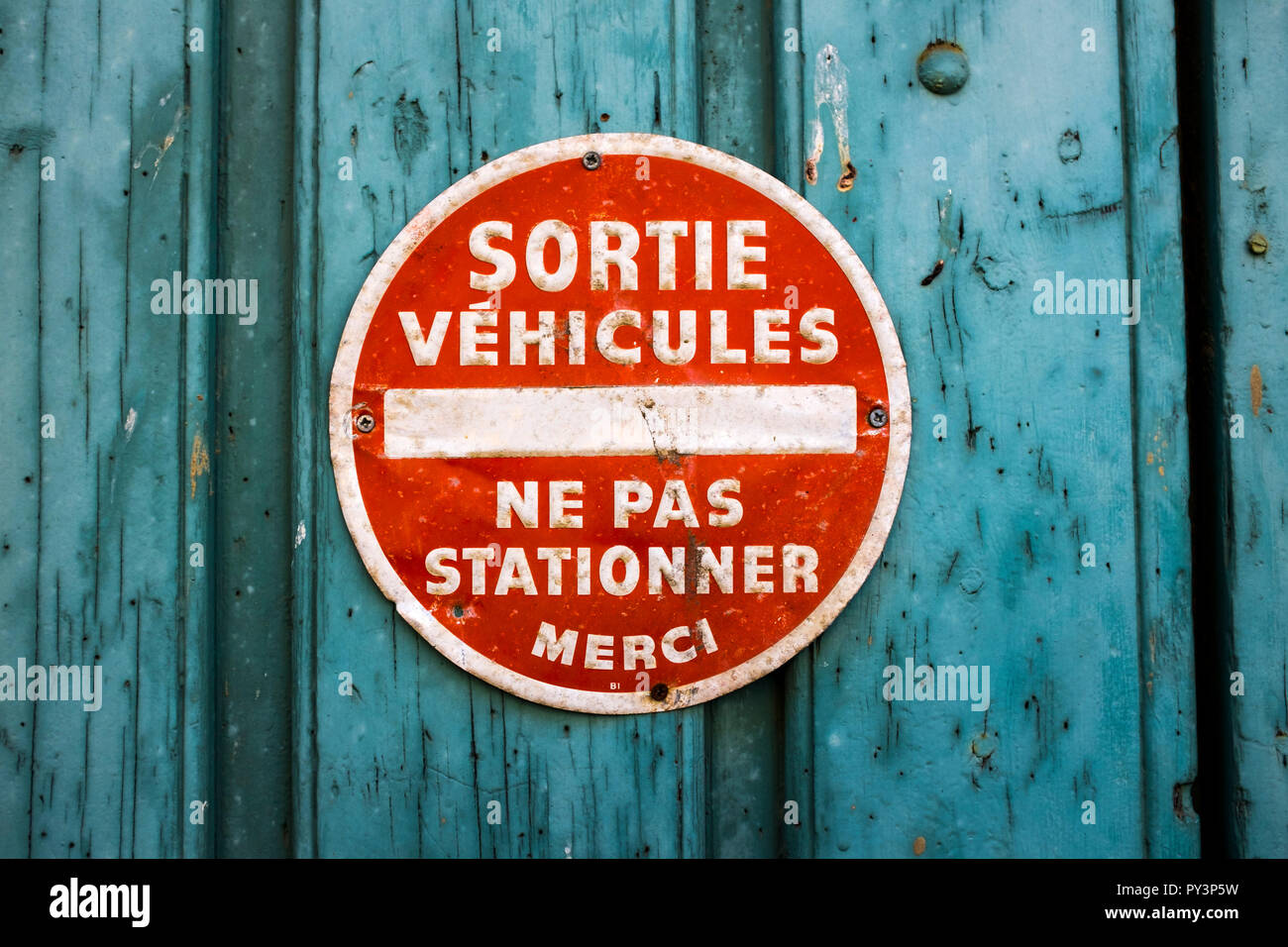 Sign, panneau: Sortie Vehicules, ne pas stationner, merci. Banyuls Sur ...